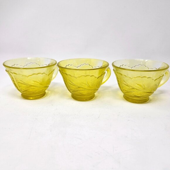 Indiana Glass | Dining | Vintage Indiana Glass Pebble Leaf Tea Cups ...